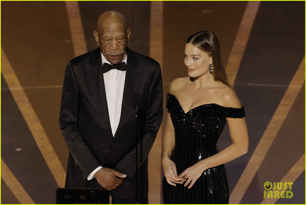 Morgan Freeman's Hand: There's a Reason He Wears a Glove on His Left ...