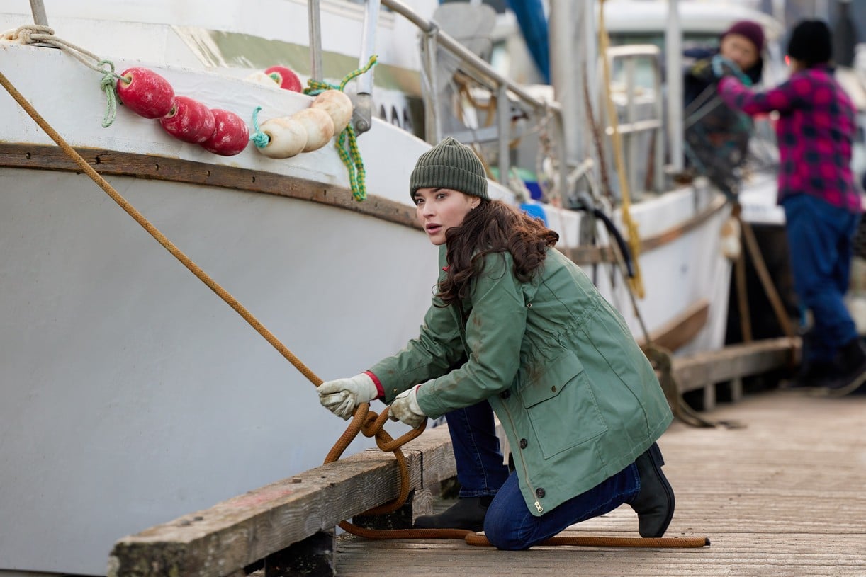 Tyler Hynes' New Hallmark Movie 'A Picture of Her' With Rhiannon Fish ...