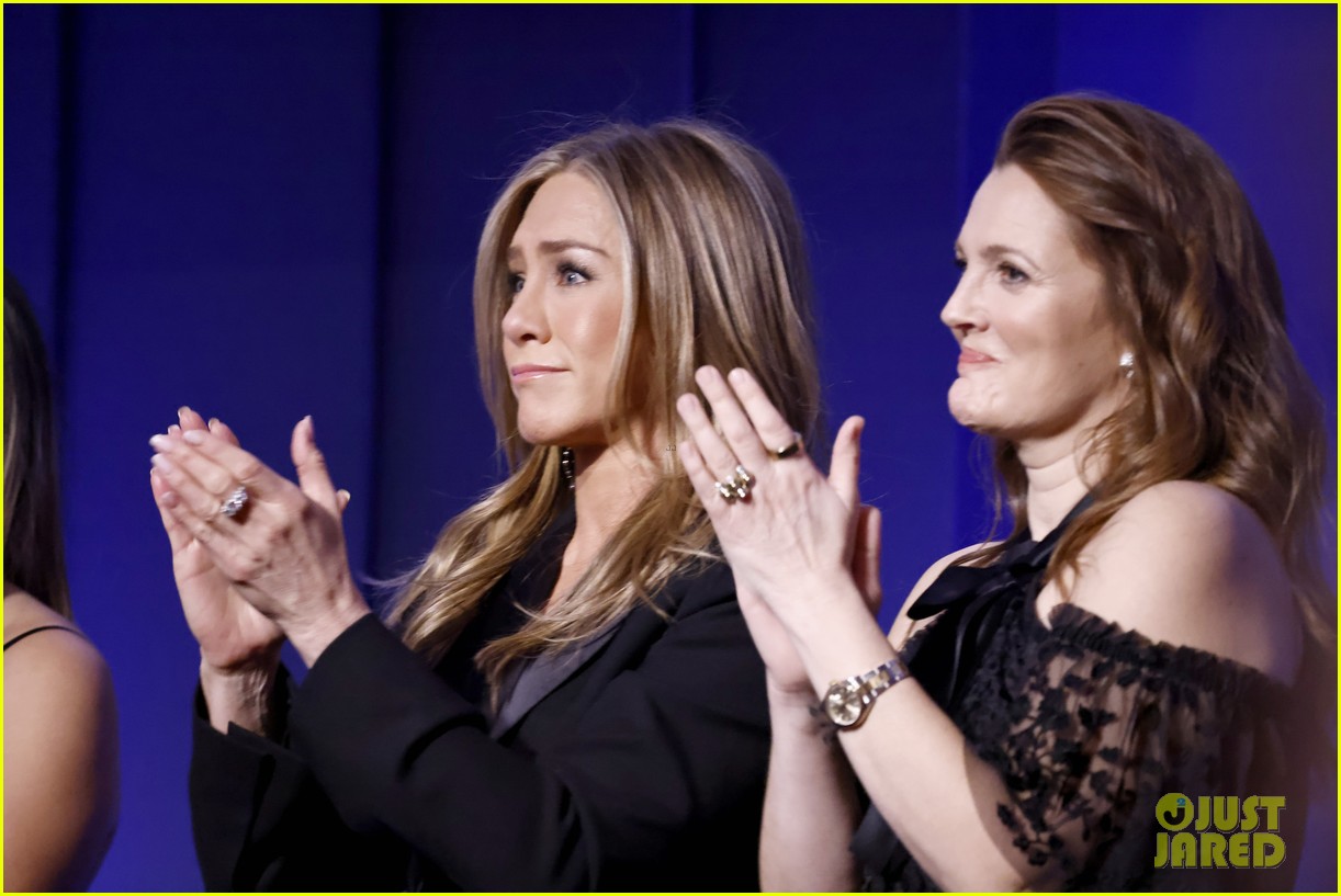 Jennifer Aniston & Drew Barrymore Cheer On Adam Sandler During Mark ...