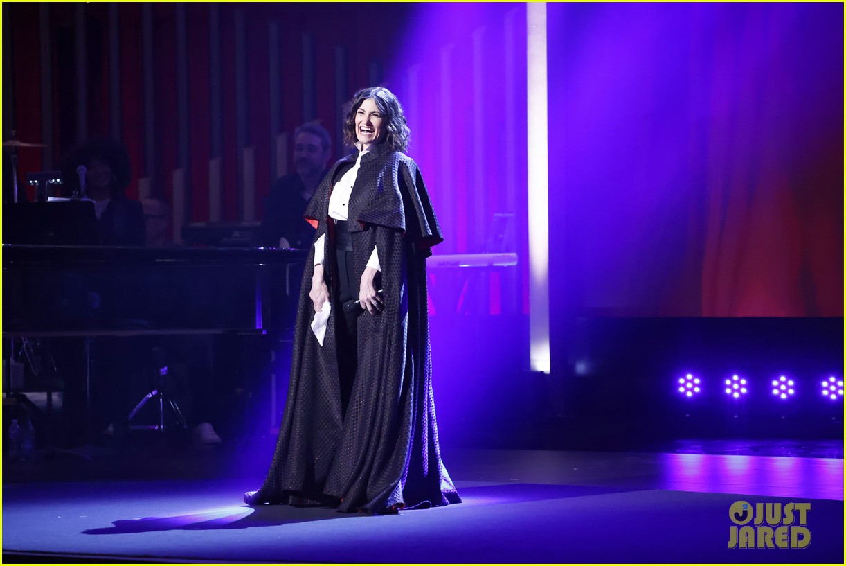 Jennifer Aniston & Drew Barrymore Cheer On Adam Sandler During Mark ...