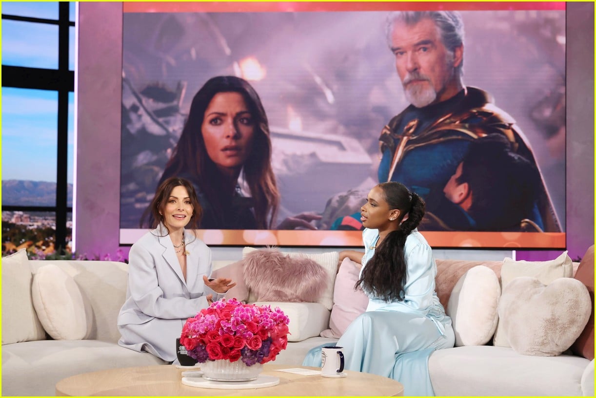 Sex/Life's Sarah Shahi Explains Why Working With Real-Life Boyfriend ...