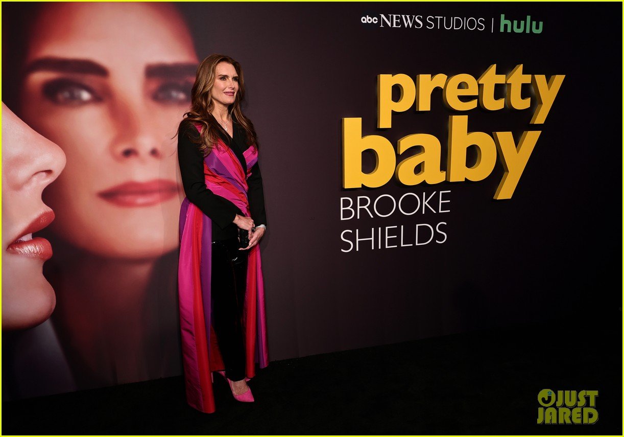 Brooke Shields' Husband & Daughter Join Her for 'Pretty Baby ...
