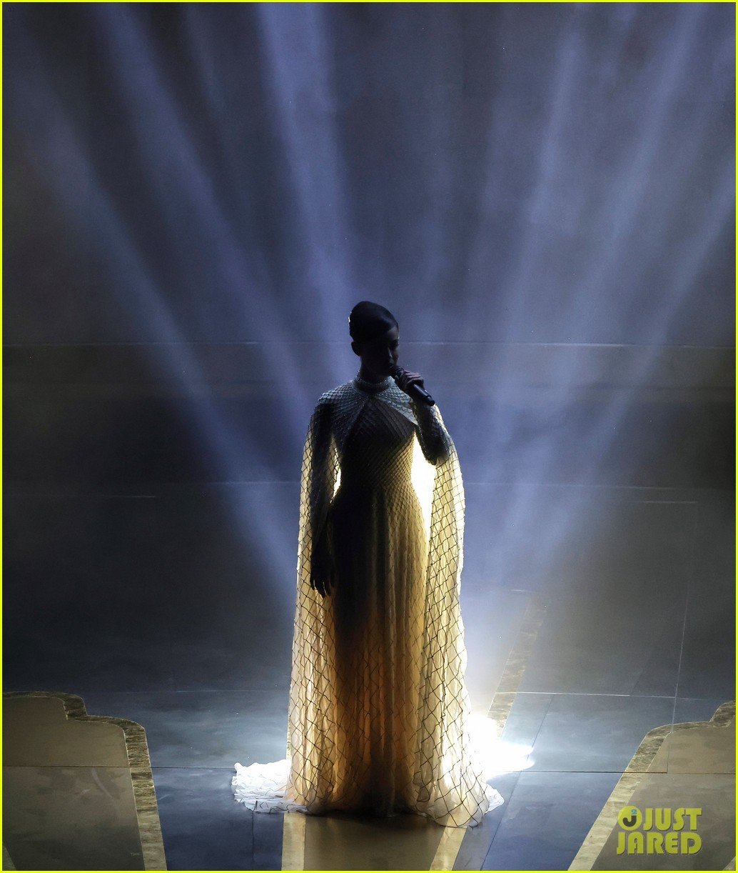 Sofia Carson & Diane Warren Kick of Oscars 2023 Performances with 'Applause' (Watch): Photo ...