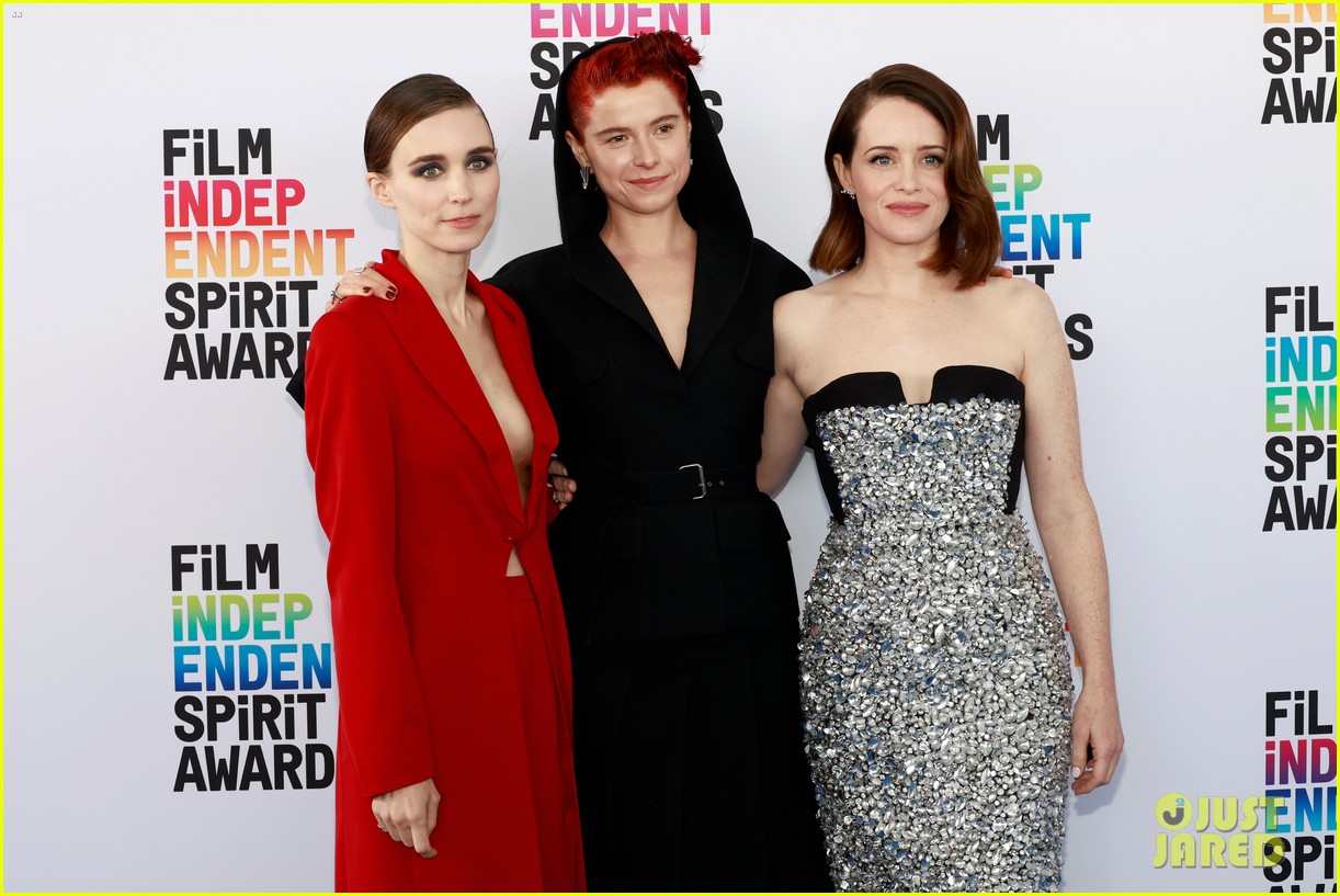Claire Foy, Rooney Mara, & Jessie Buckley Represent 'Women Talking' at ...