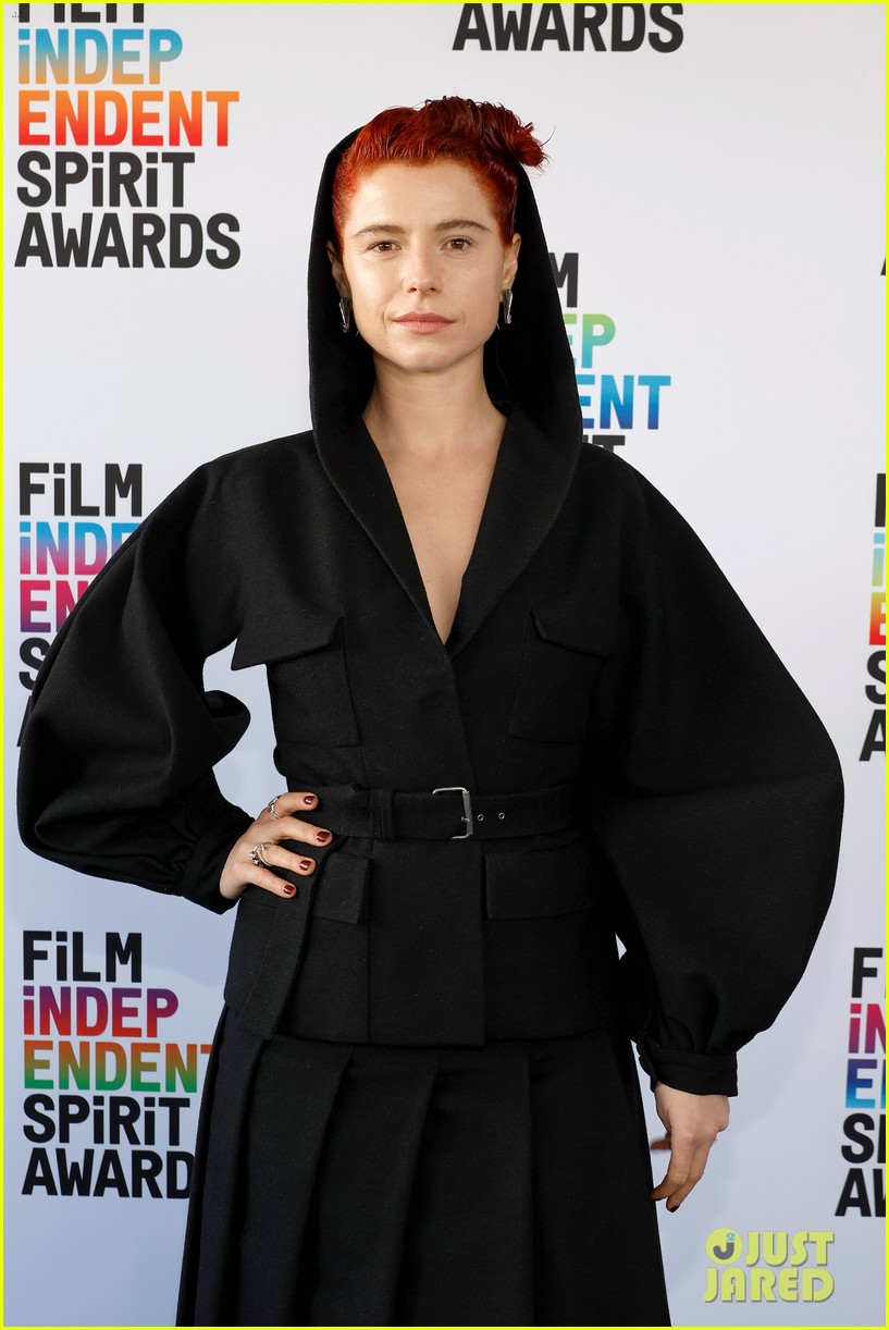 Claire Foy, Rooney Mara, & Jessie Buckley Represent 'Women Talking' at ...