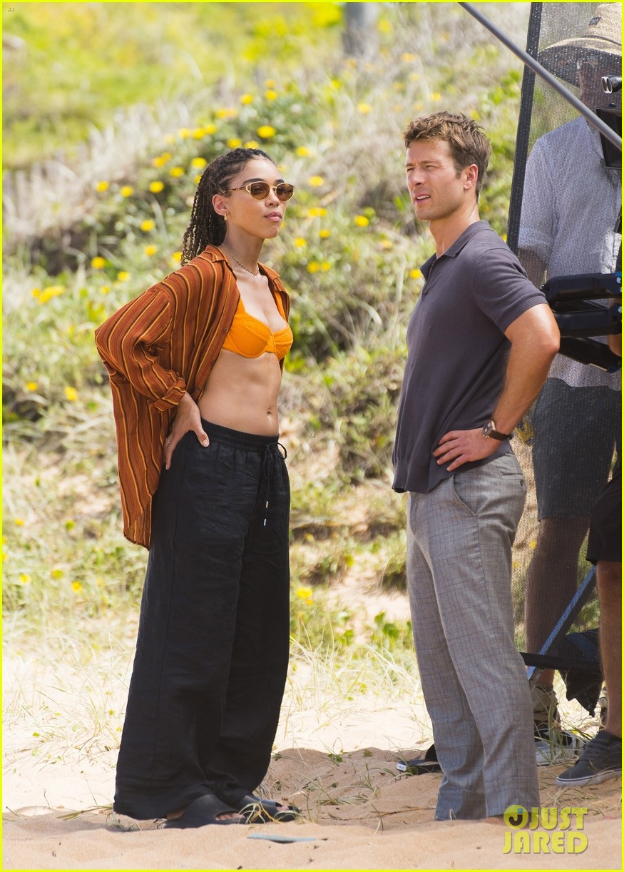Sydney Sweeney & Glen Powell Hit The Beach To Film Mystery Rom-Com in ...