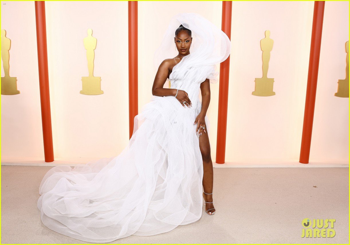 Tems Talks Controversial Oscars Dress, Explains Why She Chose It: Photo ...