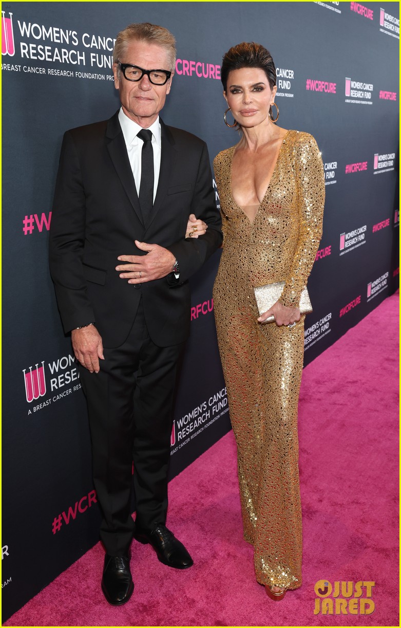 Adam Levine & Behati Prinsloo Pack On The PDA at the Unforgettable ...