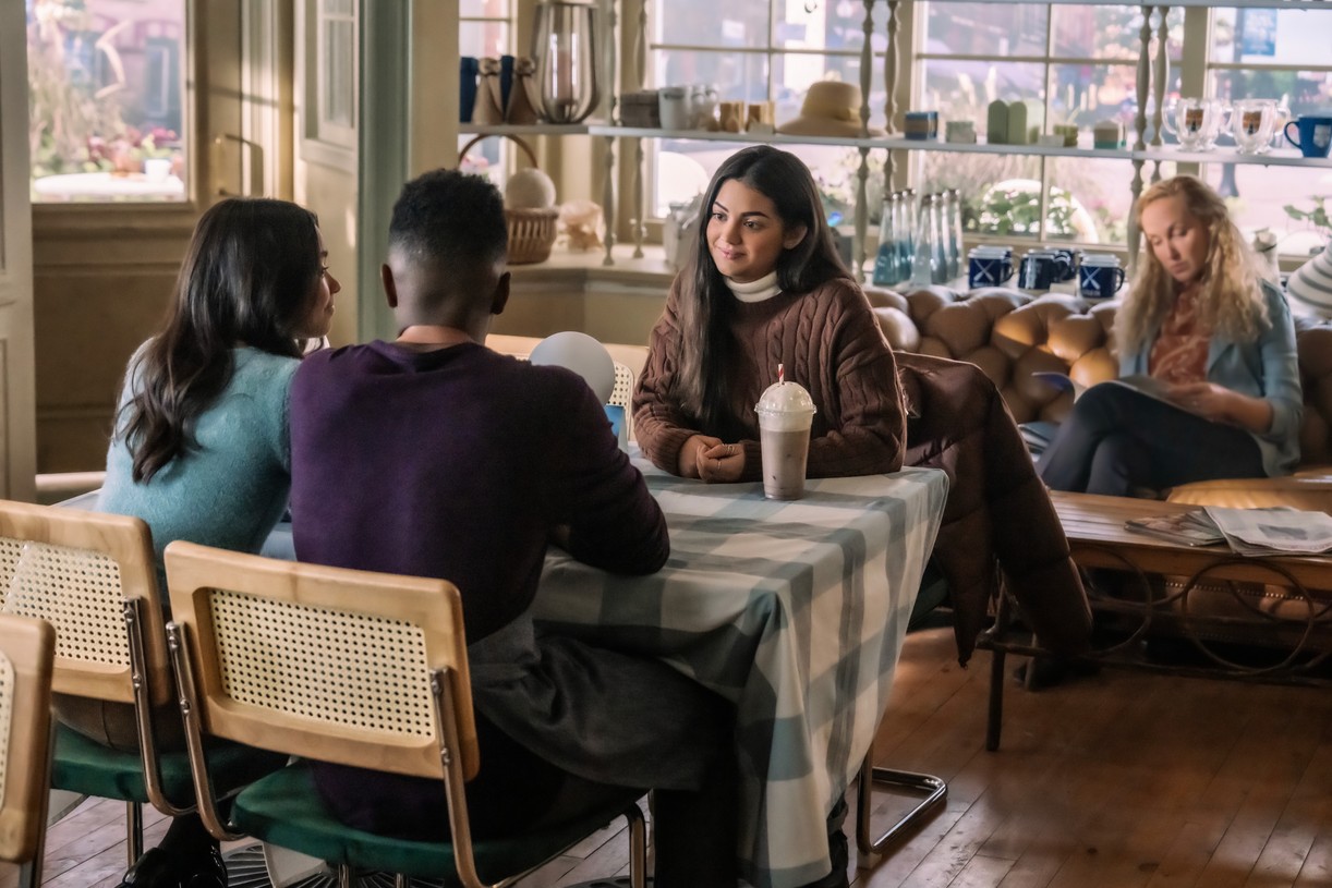 Kat Finds Out A Secret About Her Parents' Broken Relationship On ...