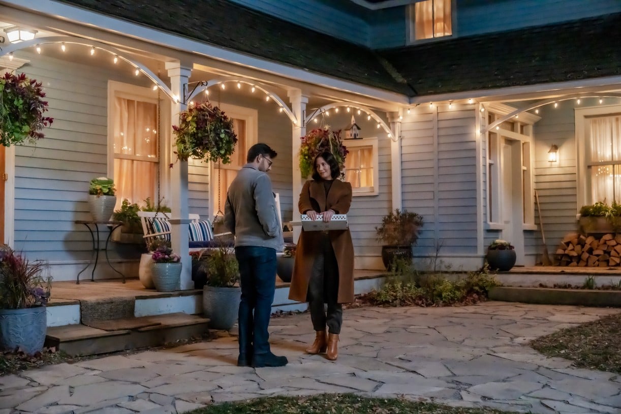 Kat Finds Out A Secret About Her Parents' Broken Relationship On ...