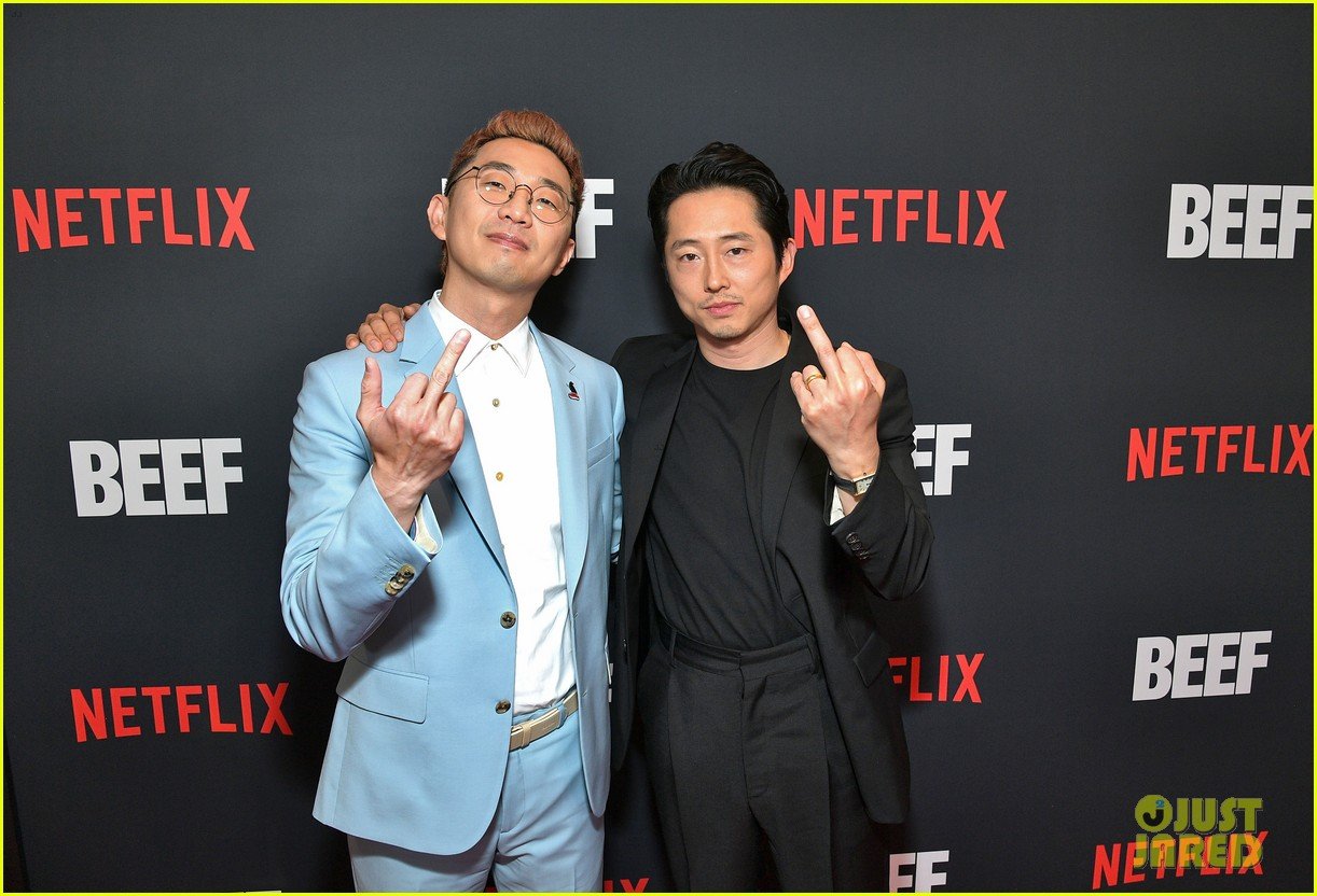 Ali Wong & Steven Yeun Step Out for Netflix's 'BEEF' Premiere in L.A.: Photo 4916151 | Steven ...