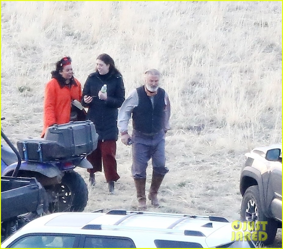 Alec Baldwin Works With Horses & Gears Up As Sheriff In New 'Rust' Set ...