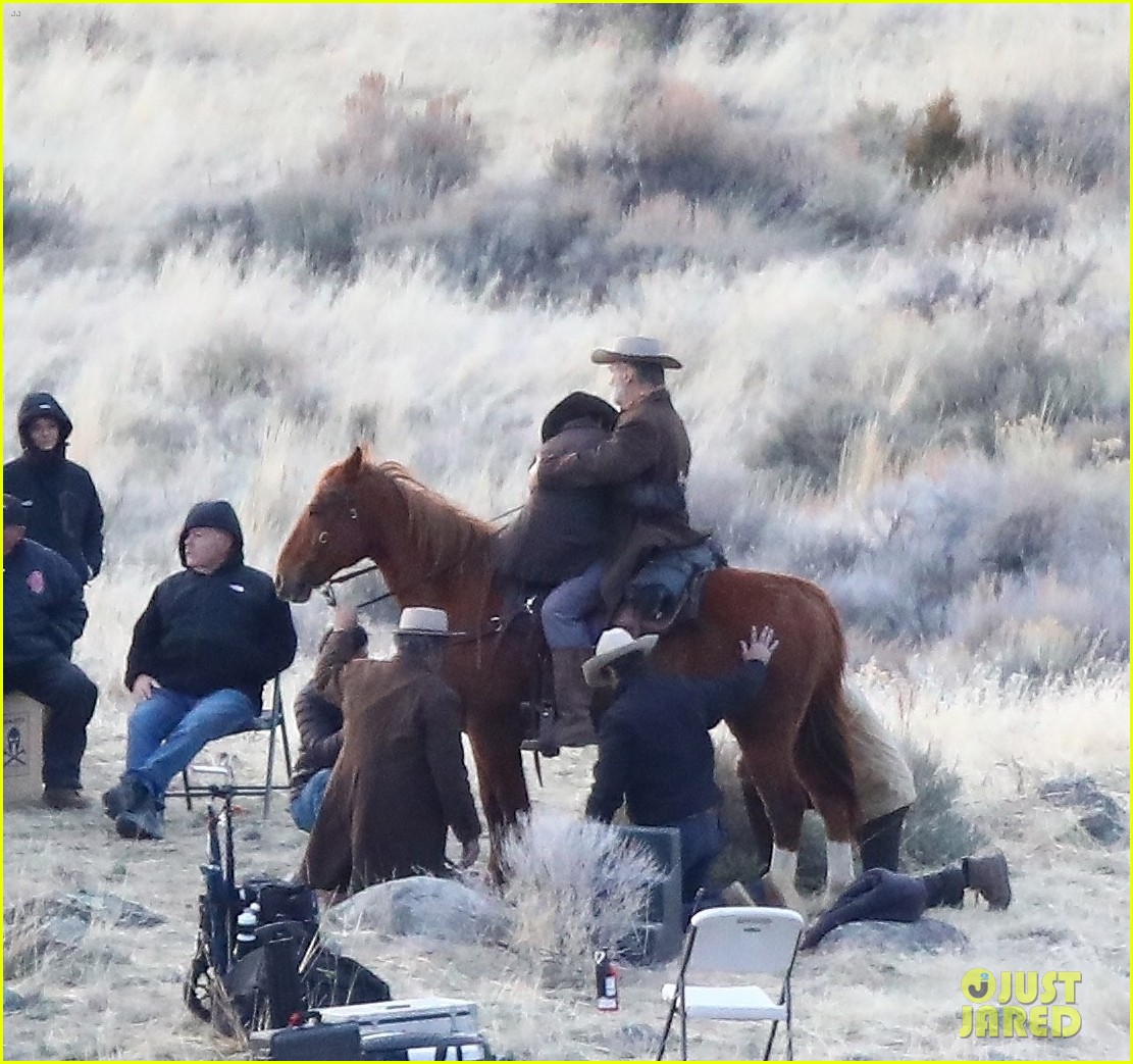 Alec Baldwin Works With Horses & Gears Up As Sheriff In New 'Rust' Set ...