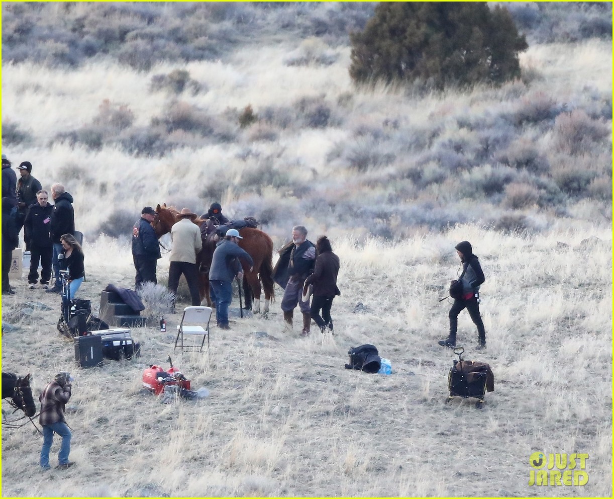 Alec Baldwin Works With Horses & Gears Up As Sheriff In New 'Rust' Set ...