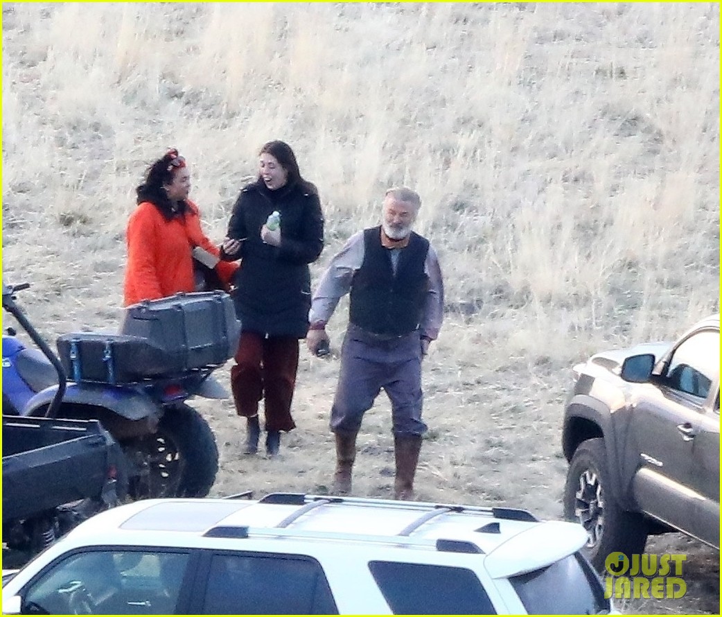 Alec Baldwin Works With Horses & Gears Up As Sheriff In New 'Rust' Set ...