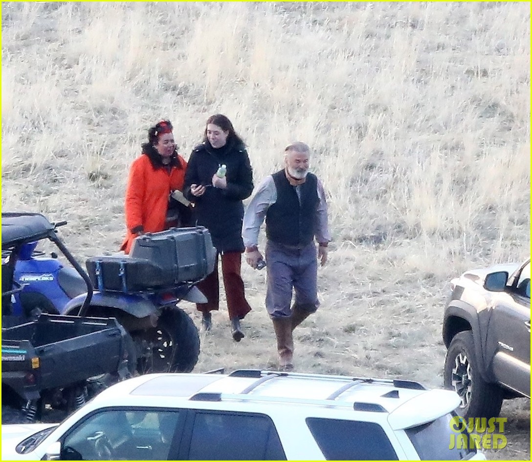Alec Baldwin Works With Horses & Gears Up As Sheriff In New 'Rust' Set ...