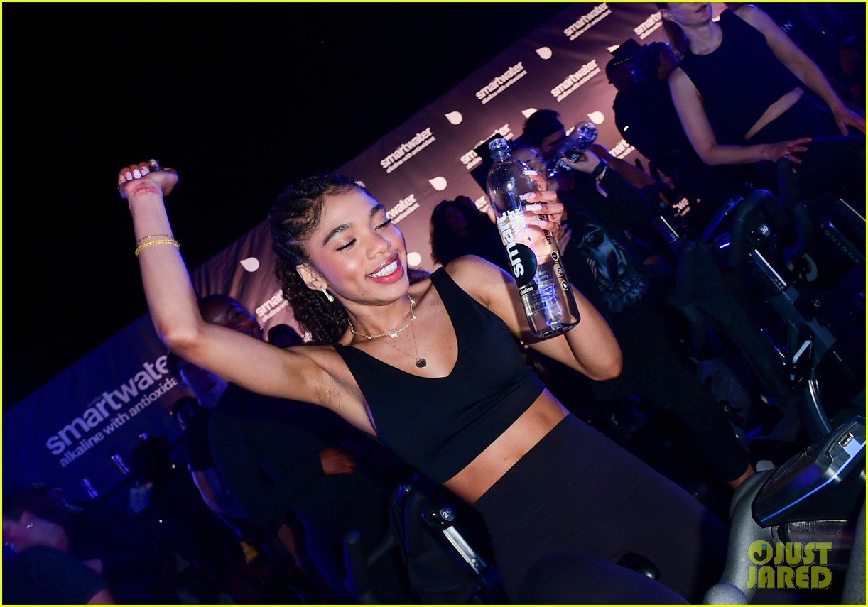 Steve Aoki Threw a Cake in TikTok Star Blake Gray's Face During a Late ...