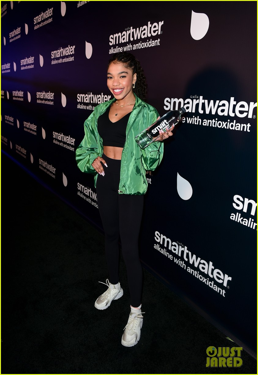 Steve Aoki Threw a Cake in TikTok Star Blake Gray's Face During a Late ...