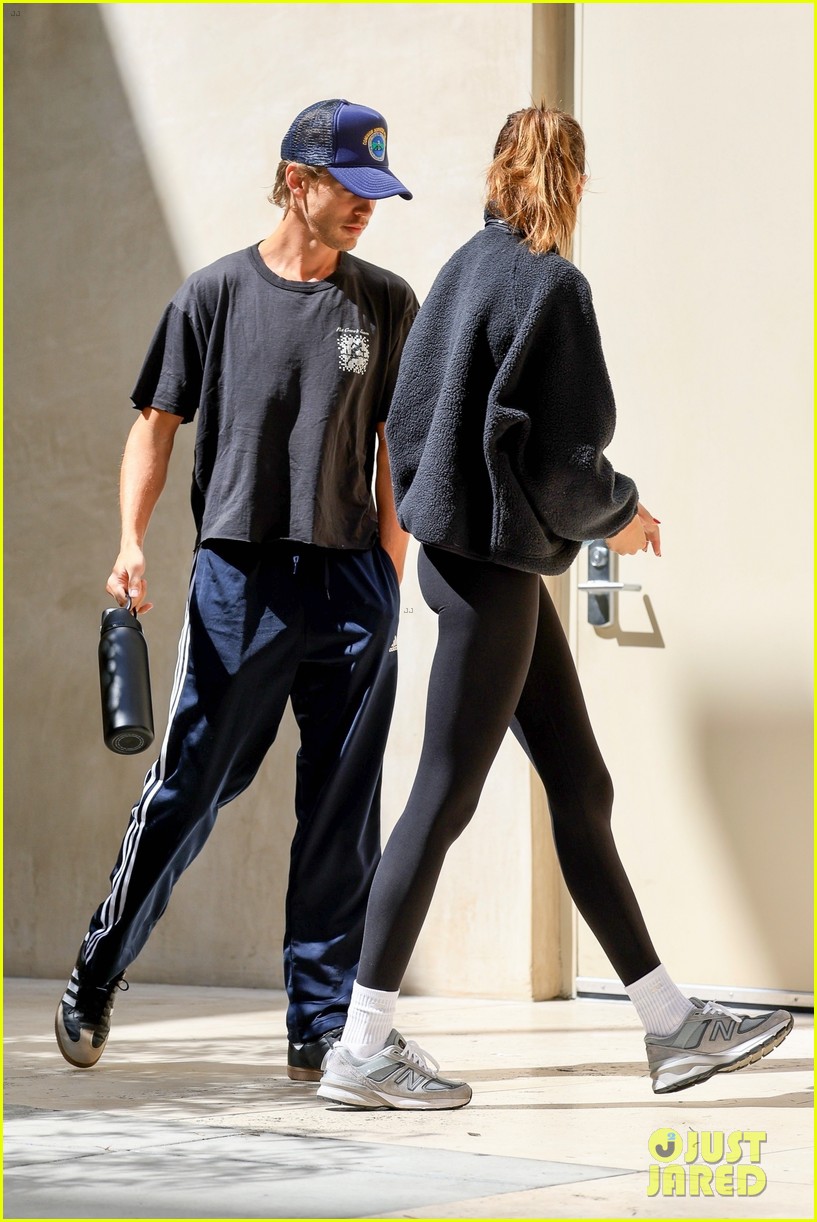 Austin Butler & Kaia Gerber Head to Joint Pilates Class: Photo 4922052 ...
