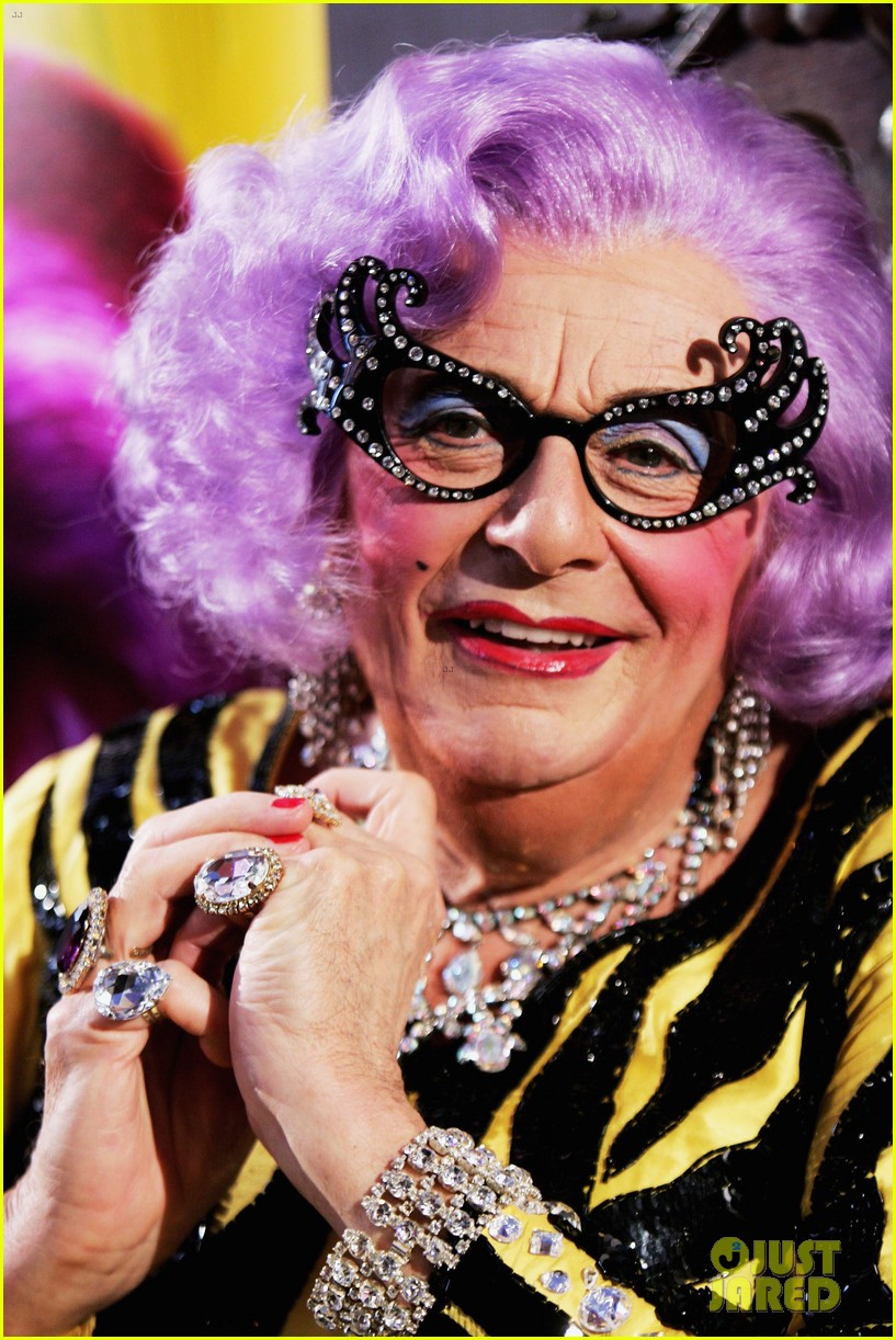 Barry Humphries, AKA Dame Edna Everage, Dies at Age 89: Photo 4923195 ...