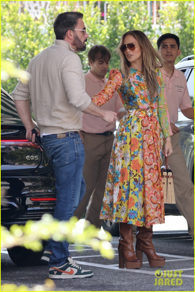 Jennifer Lopez Brightens the Day in Vibrant Dress While Grabbing Lunch with Ben Affleck: Photo ...