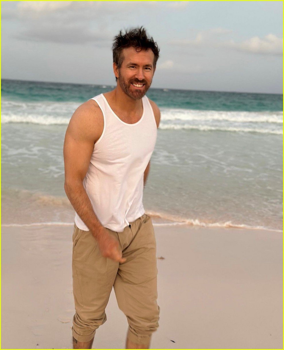 헐리우드 - 해변에서 휴가보내는 블레이크 라이블리&라이언 레이놀즈