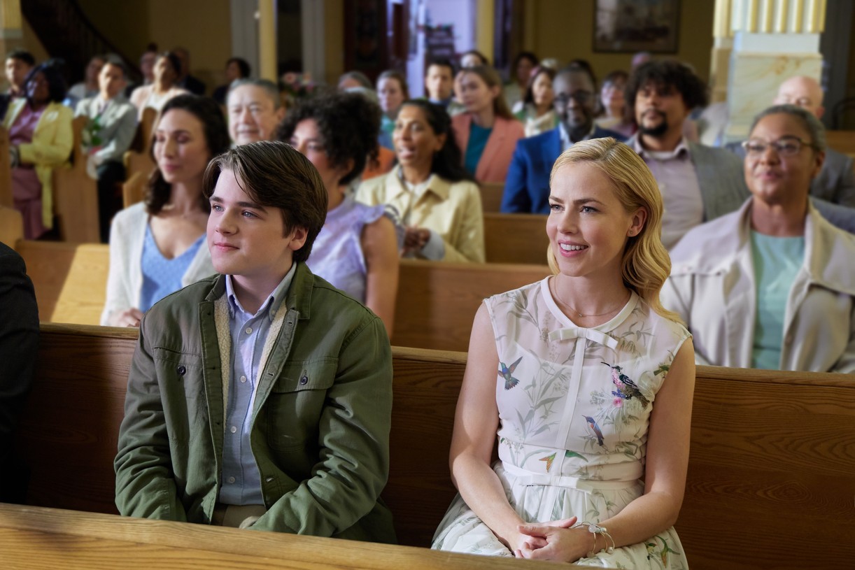 Amanda Schull's Life Gets Turned Around With Carlo Marks in Hallmark's ...