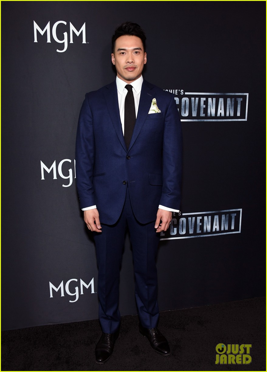 Jamie Lee Curtis is a Proud Godmother at Jake Gyllenhaal's 'The ...