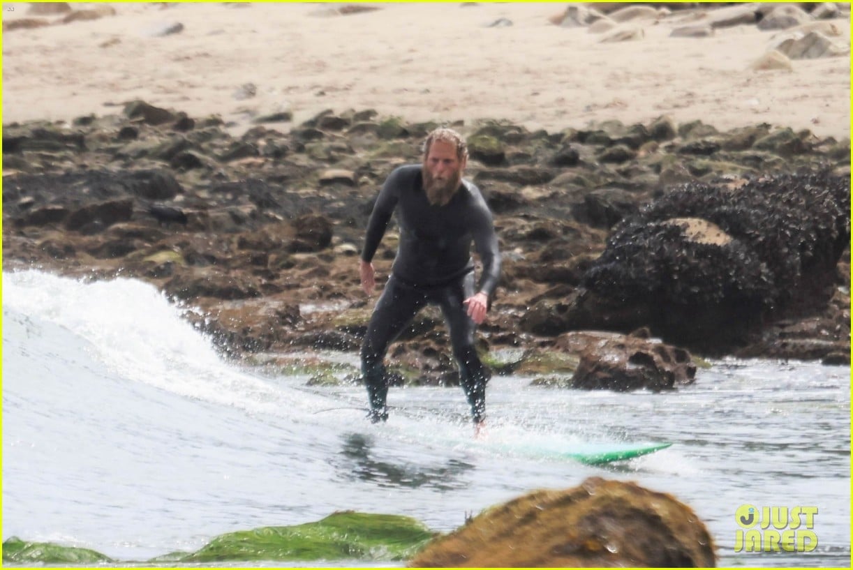 Jonah Hill Suits Up to Go Surfing in Malibu: Photo 4923280 | Jonah Hill ...