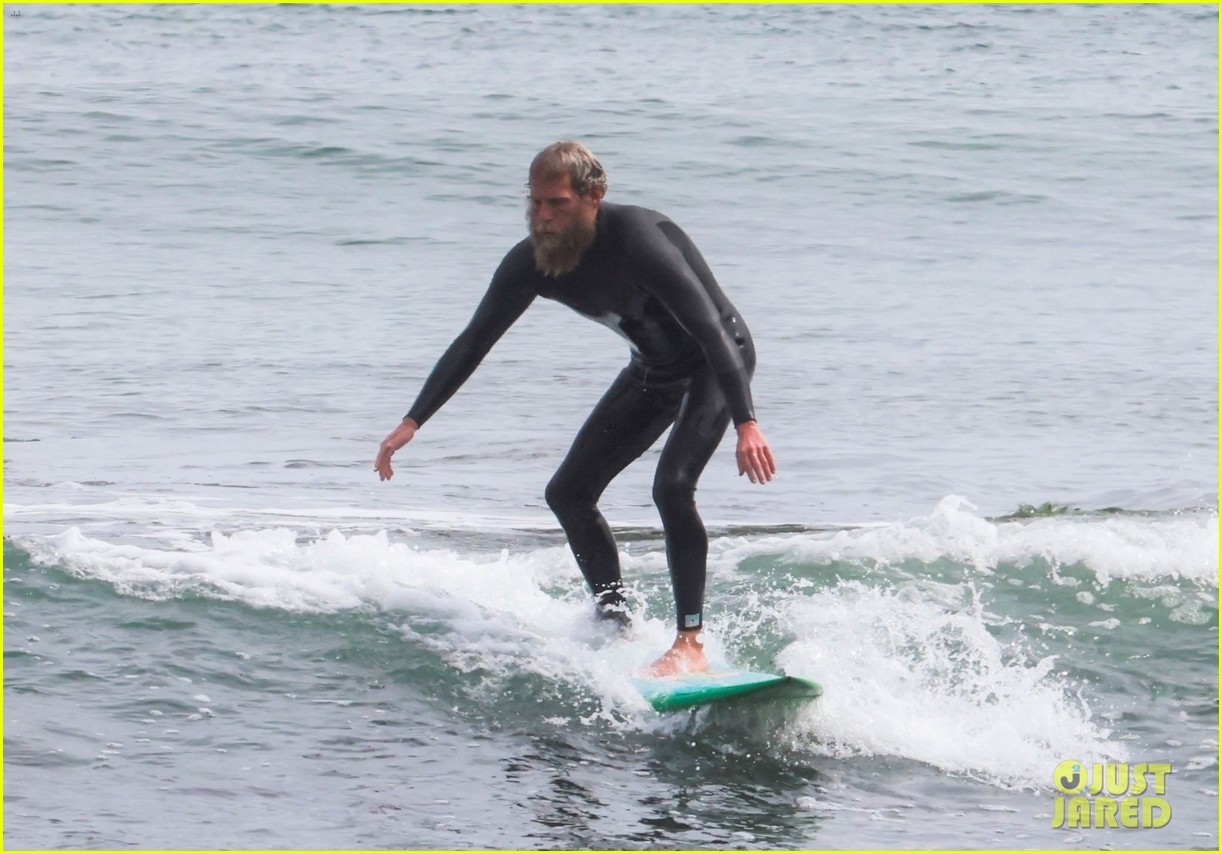 Jonah Hill Suits Up to Go Surfing in Malibu: Photo 4923307 | Jonah Hill ...