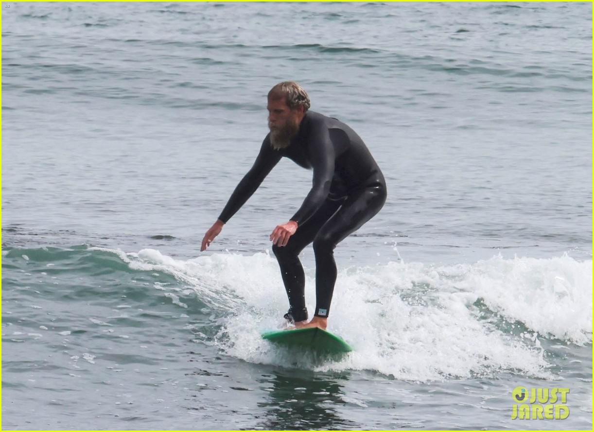 Jonah Hill Suits Up to Go Surfing in Malibu: Photo 4923308 | Jonah Hill ...