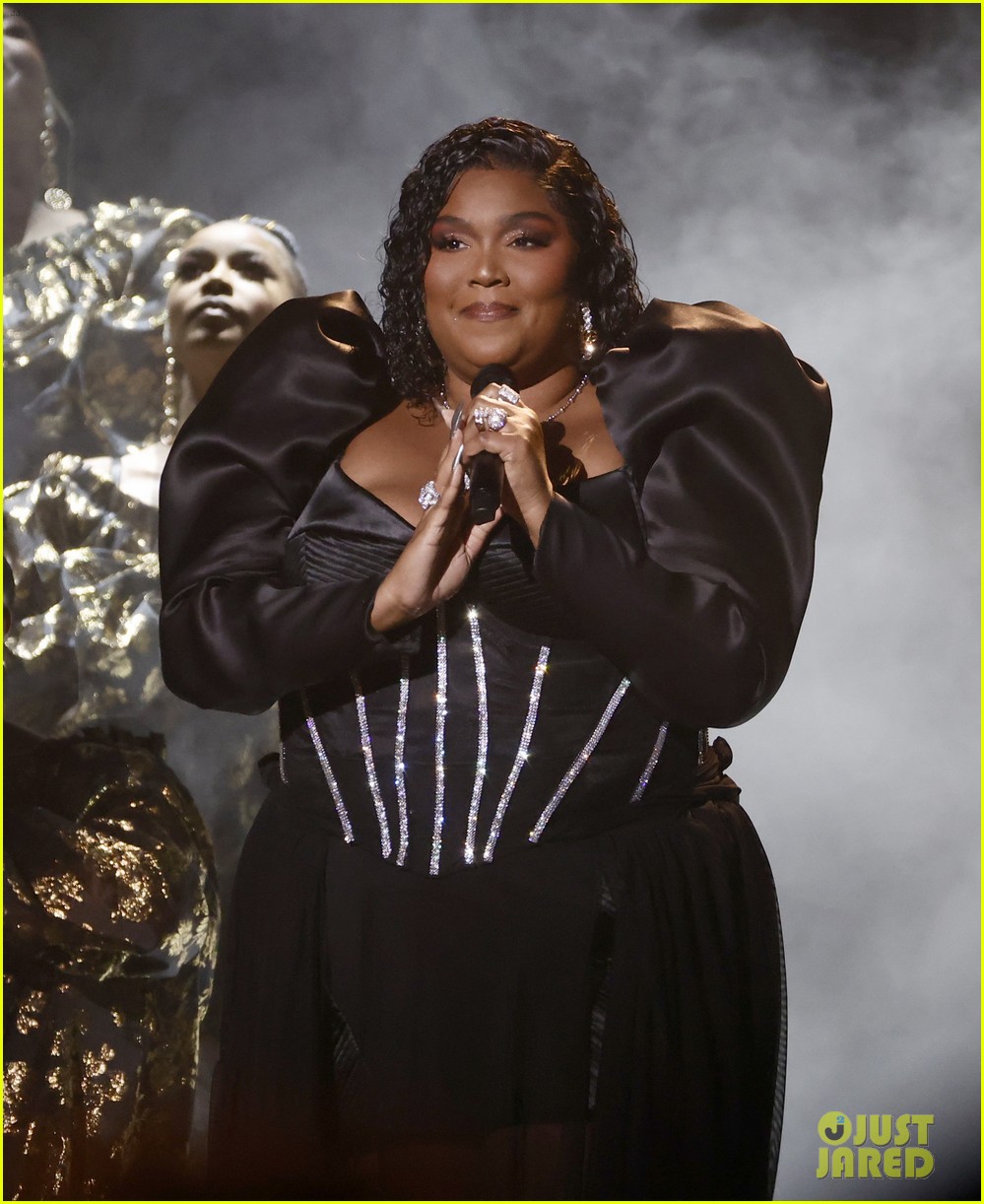 Lizzo Was Told To Cancel Her Tennessee Concerts After State's Anti-Drag ...