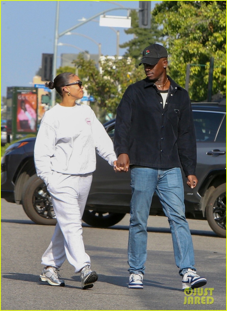 Radiant Lori Harvey Holds Hands With Damson Idris During a Shopping ...