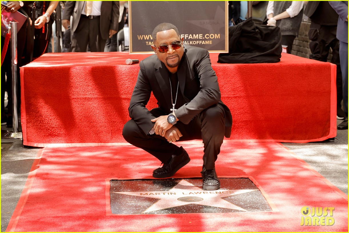 Martin Lawrence Provides Update on Jamie Foxx While Accepting Star on ...