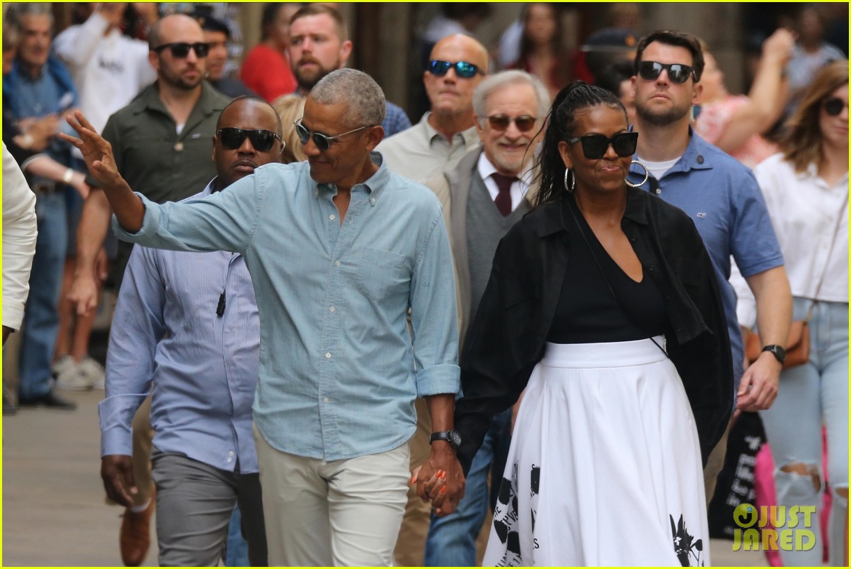 Michelle & Barack Obama Hold Hands While Exploring Barcelona With ...