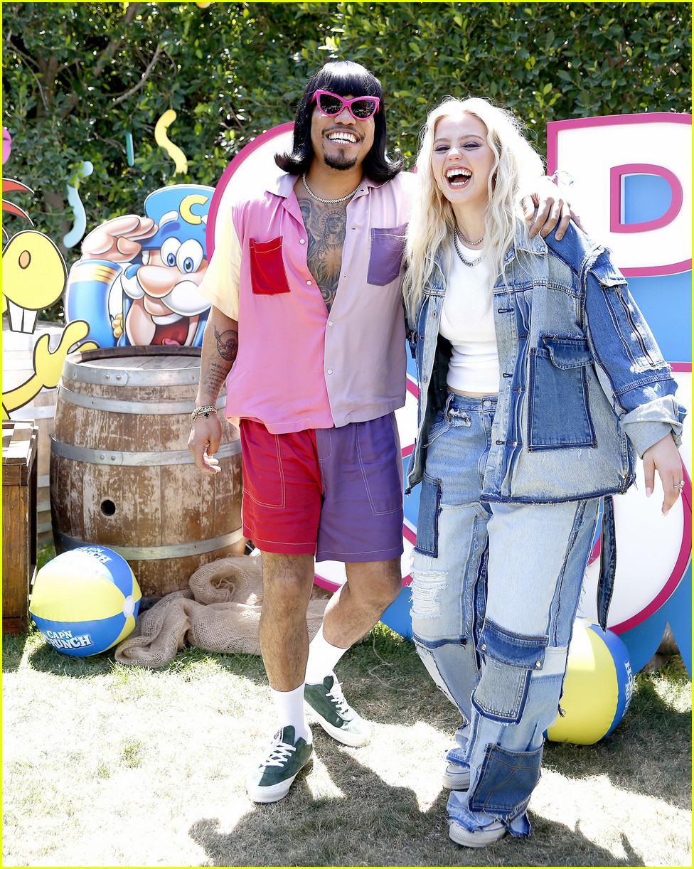 Jonas Brothers Announce Three Secret Shows for Next Week!: Photo ...