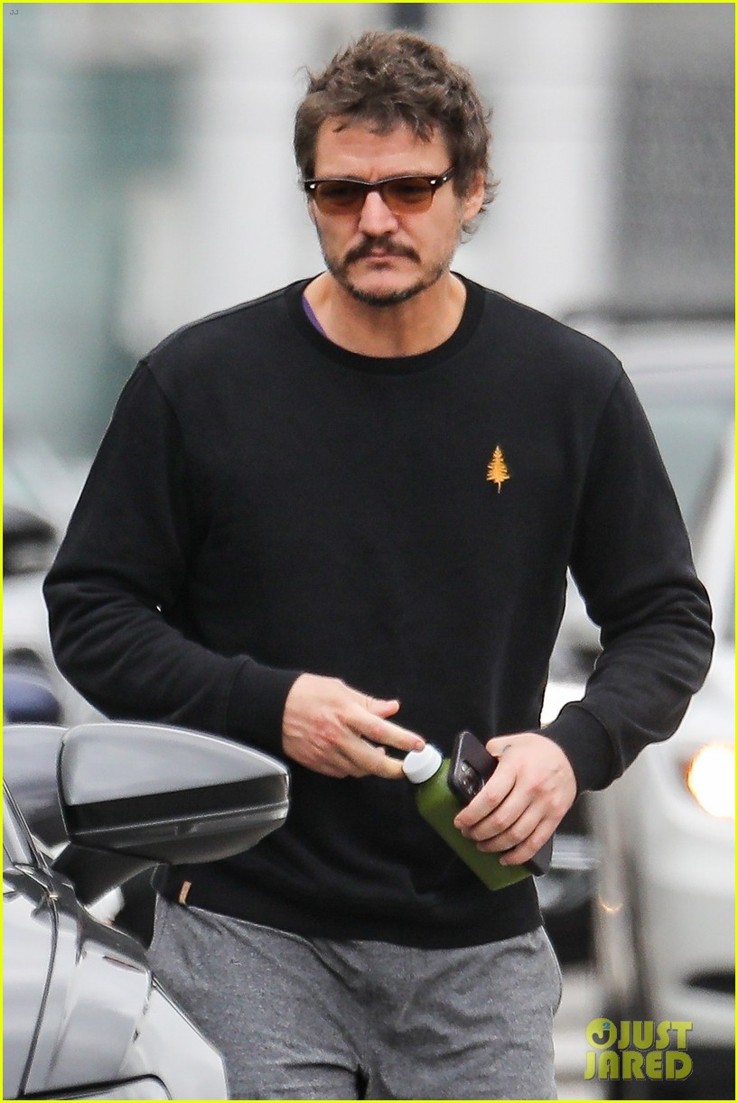 Pedro Pascal All Smiles Out While Out on Juice Run in L.A.: Photo ...