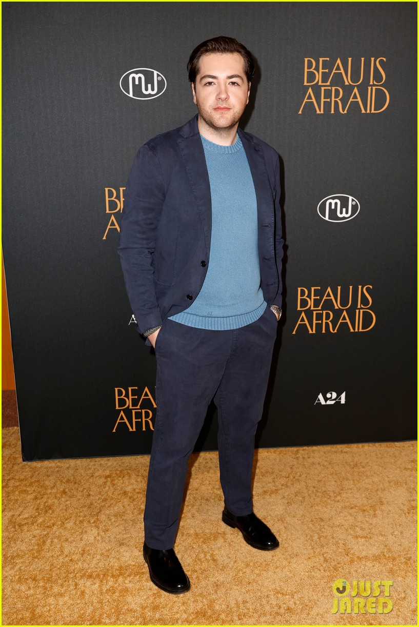 Joaquin Phoenix Is All Smiles for L.A. Premiere of His New Movie 'Beau ...