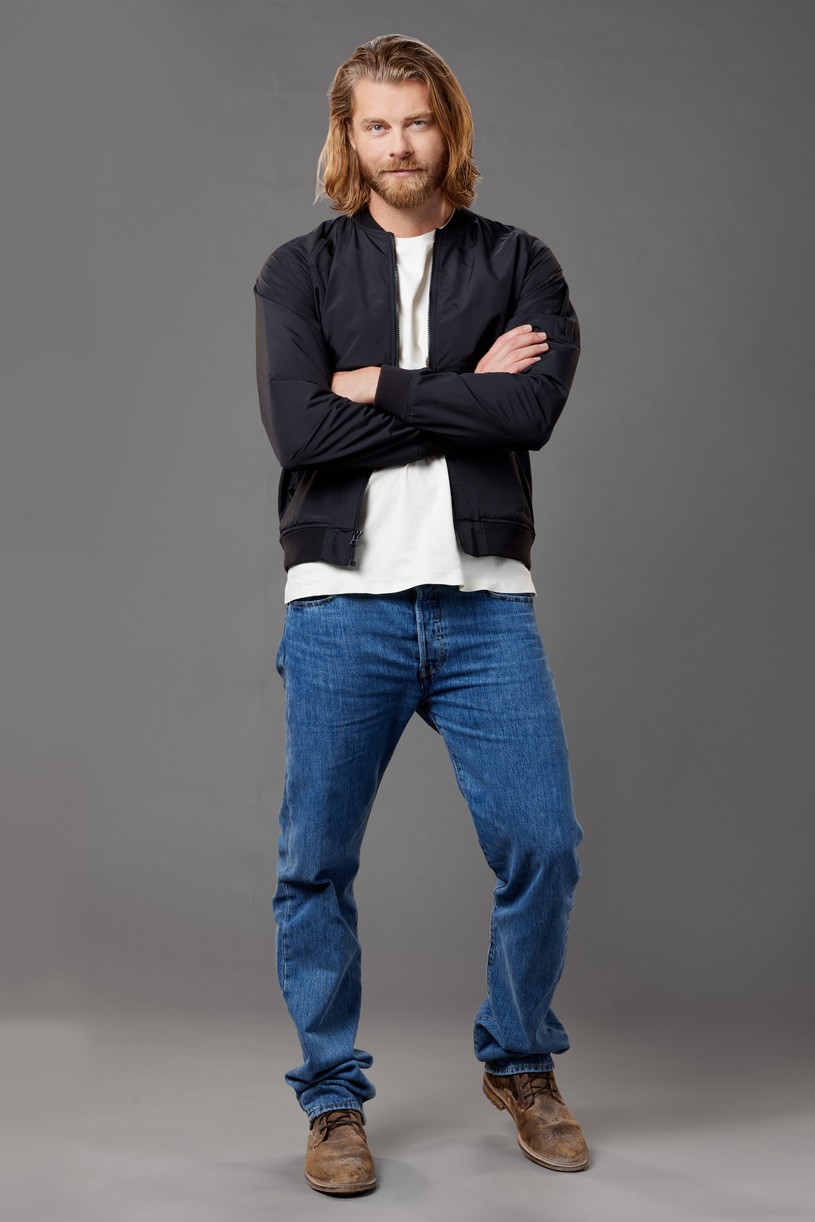 Heather Hemmens Talks Luke Mitchell & Portuguese Food Ahead of 'Pinch ...