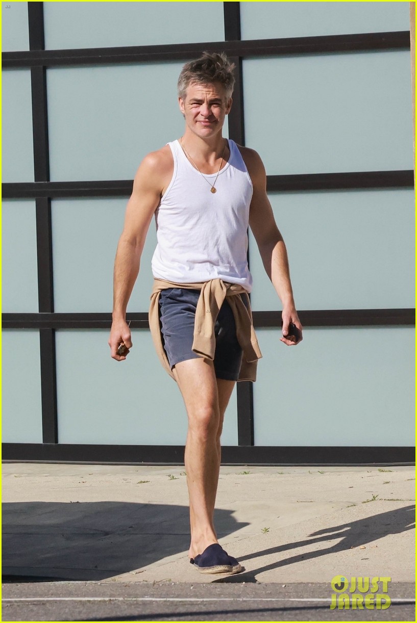 Chris Pine Pairs Tank Shirt with Short-Shorts for Morning Workout ...