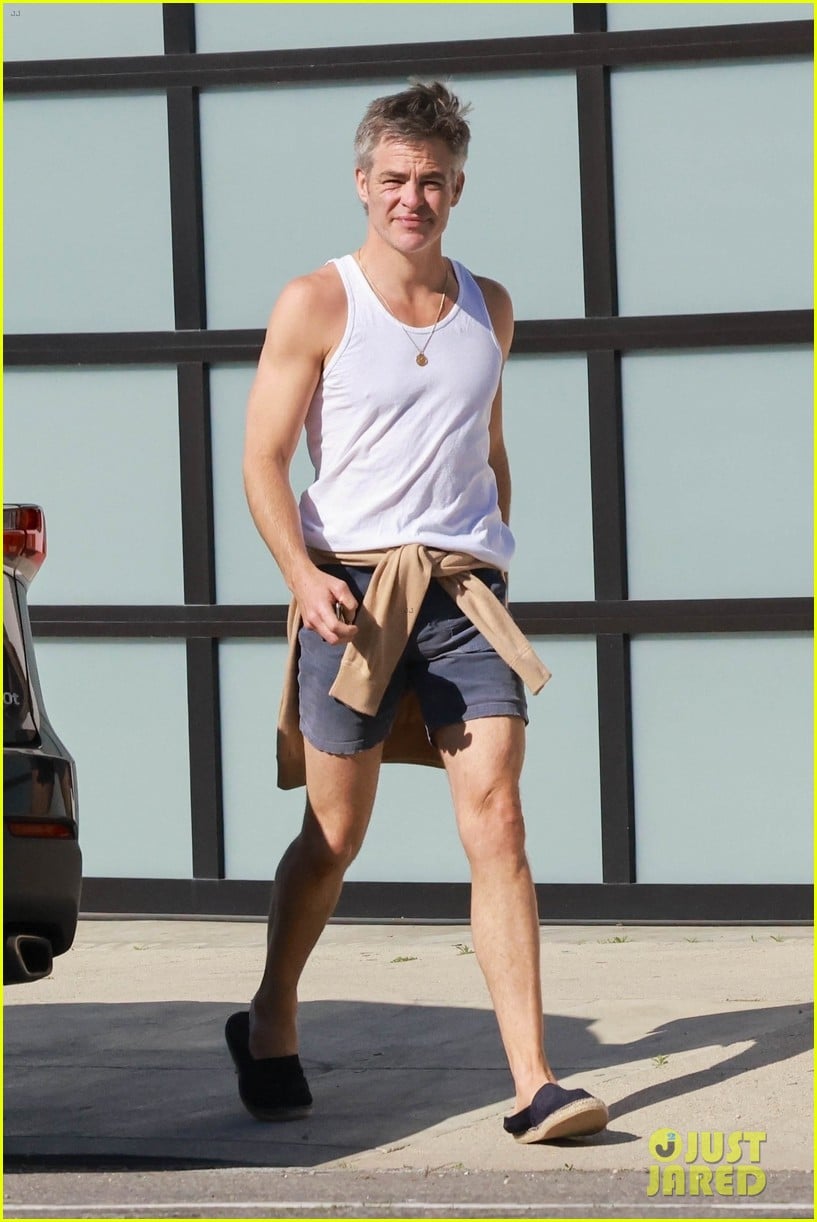 Photo: chris pine tank shirt short shorts morning workout 17 | Photo ...