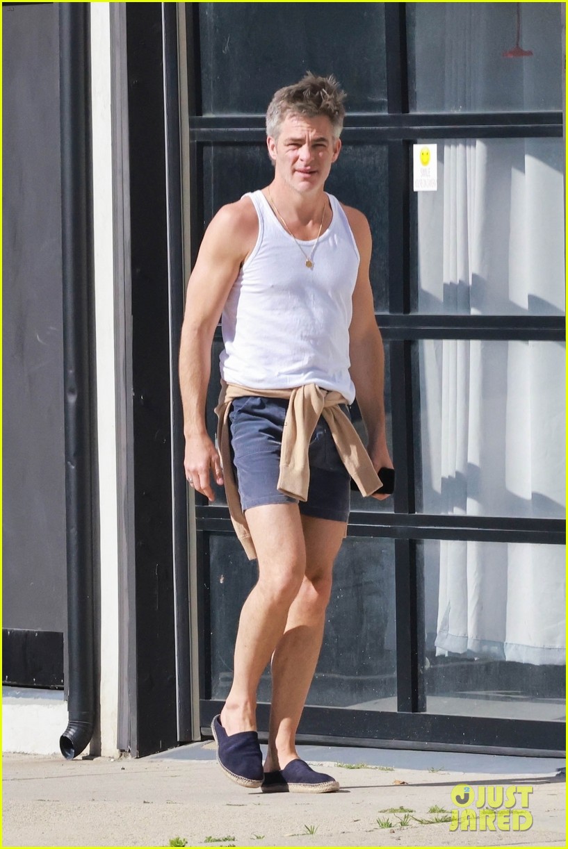 Chris Pine Pairs Tank Shirt with Short-Shorts for Morning Workout ...