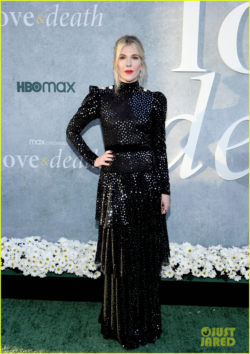 Elizabeth Olsen Goes Ravishing in Red for 'Love & Death' Premiere with ...