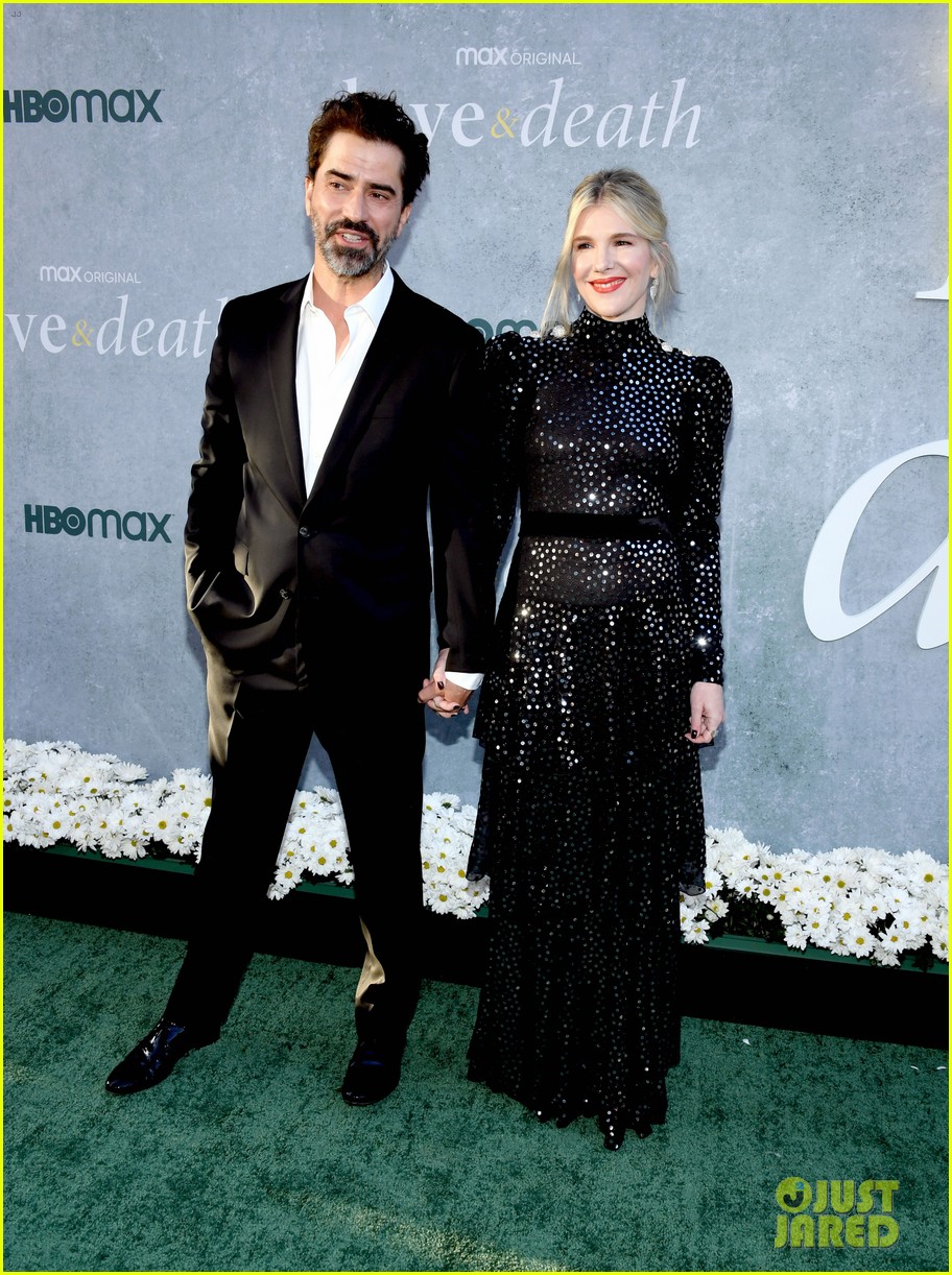 Elizabeth Olsen Goes Ravishing in Red for 'Love & Death' Premiere with ...