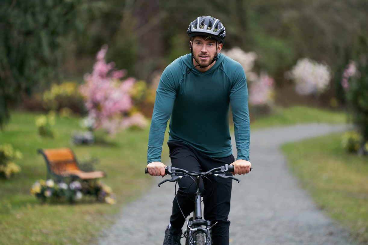 Hunter King Shows Off Her Skills As A 'Professional Bridesmaid' in ...