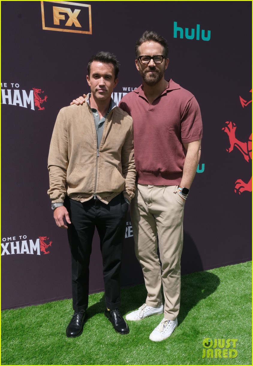 Ryan Reynolds and Rob McElhenney Light Up the Red Carpet at 'Welcome to Wrexham' Event: Photo ...
