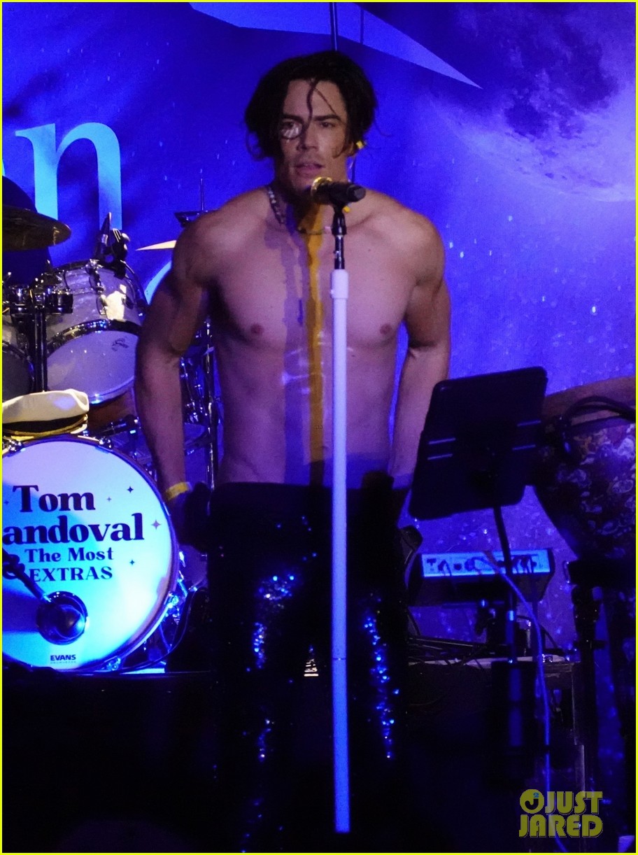 Tom Sandoval Goes Shirtless During Concert As Ariana Madix Disses Him ...