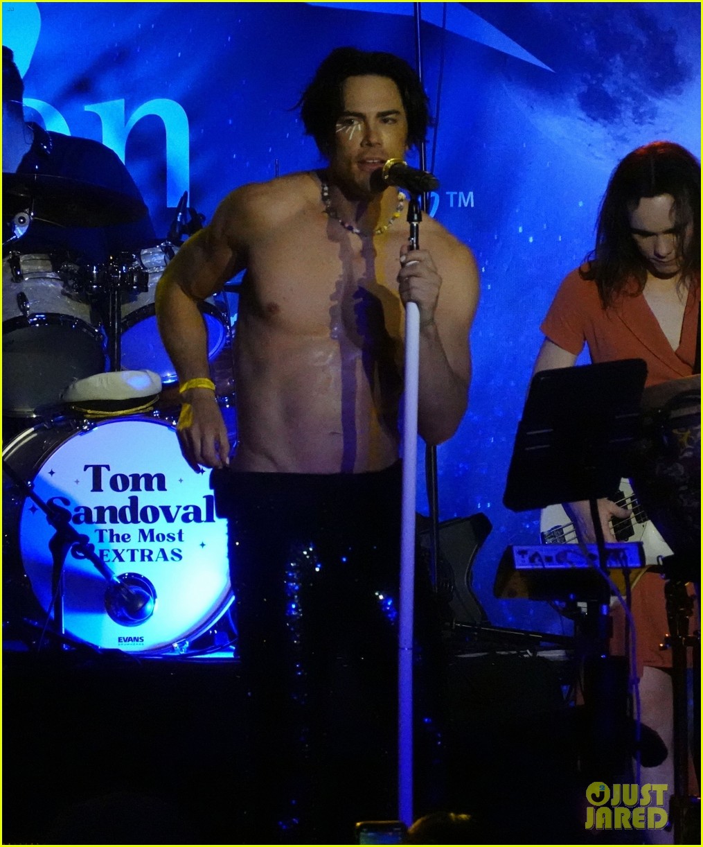 Tom Sandoval Goes Shirtless During Concert As Ariana Madix Disses Him ...