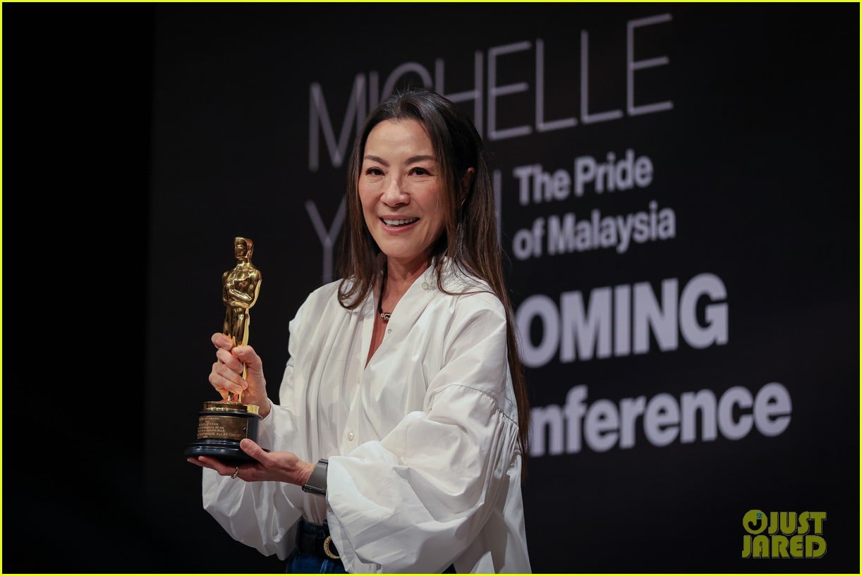 Michelle Yeoh Says She's 'Looking for a Challenge' Following Historic ...