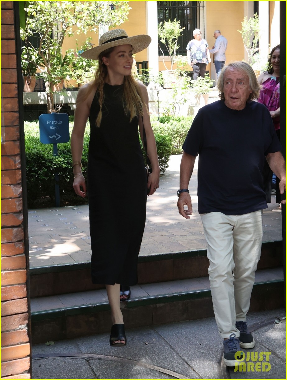 Relaxed Amber Heard Explores Madrid Amid Rumors She's Leaving Hollywood ...
